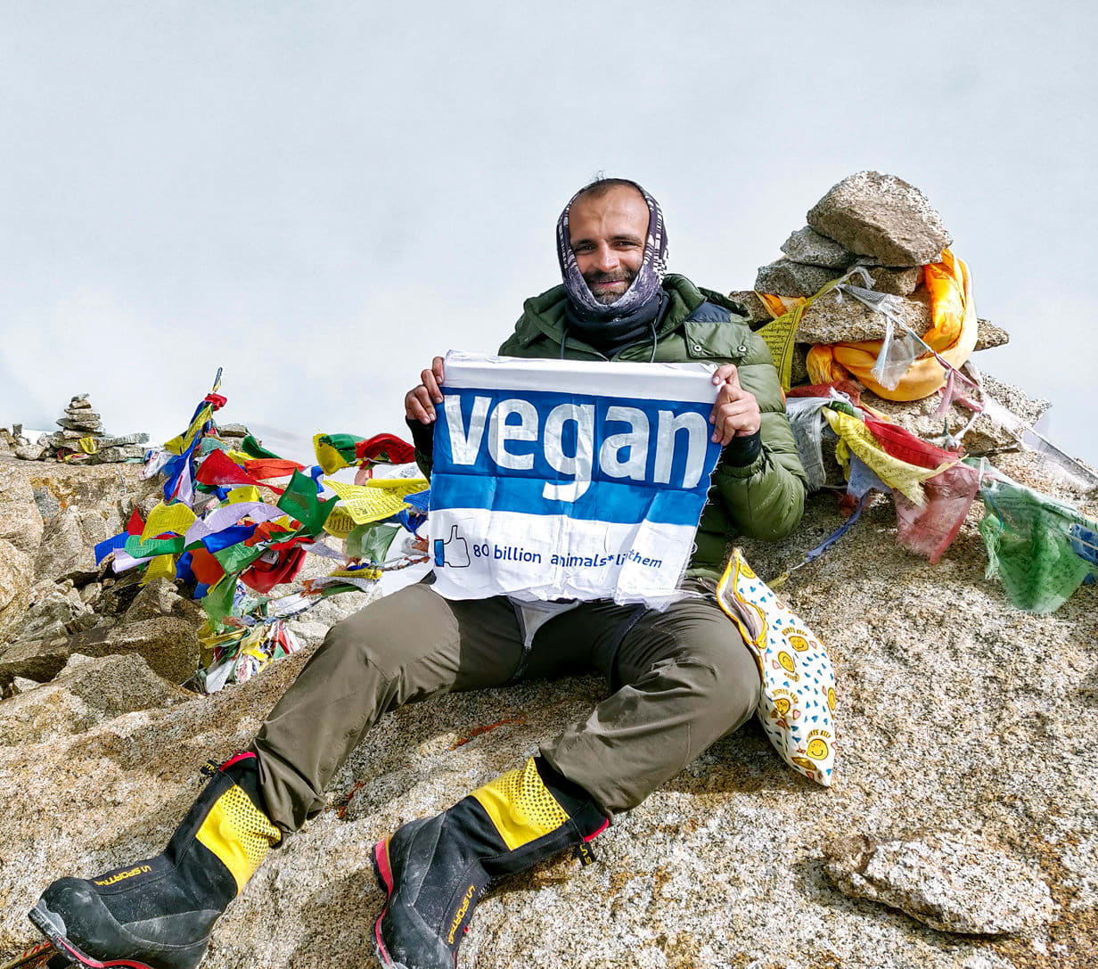 ow Kuntal Joisher became the first vegan to climb Everest - Vegan News ...